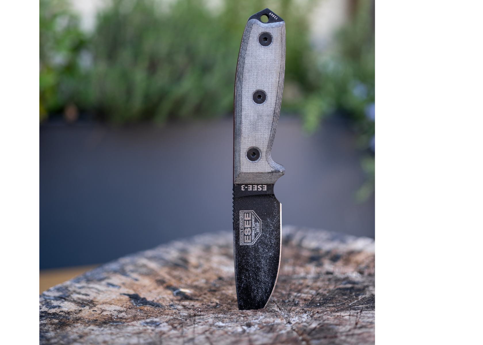 Bush Master: 10 Knives That Will Tame Your Bushcraft Needs